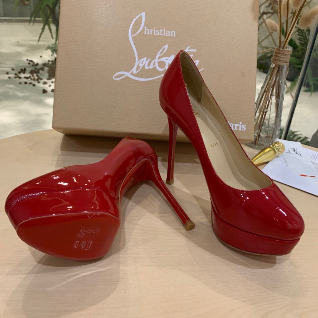 Christian Louboutin classic hate sky high Red